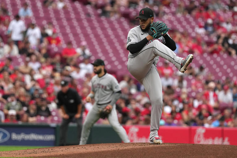 Diamondbacks vs Reds: Rain forces suspended game; catcher hurt but X ...