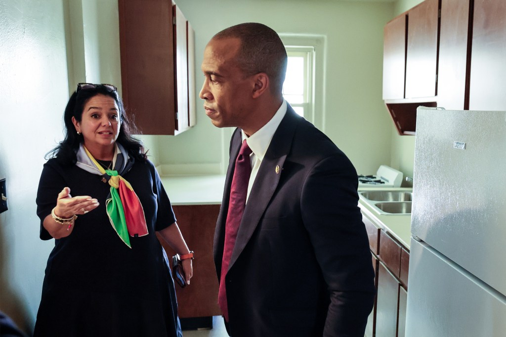 HUD secretary scolds NYCHA over waste, fraud, abuse during tense site ...