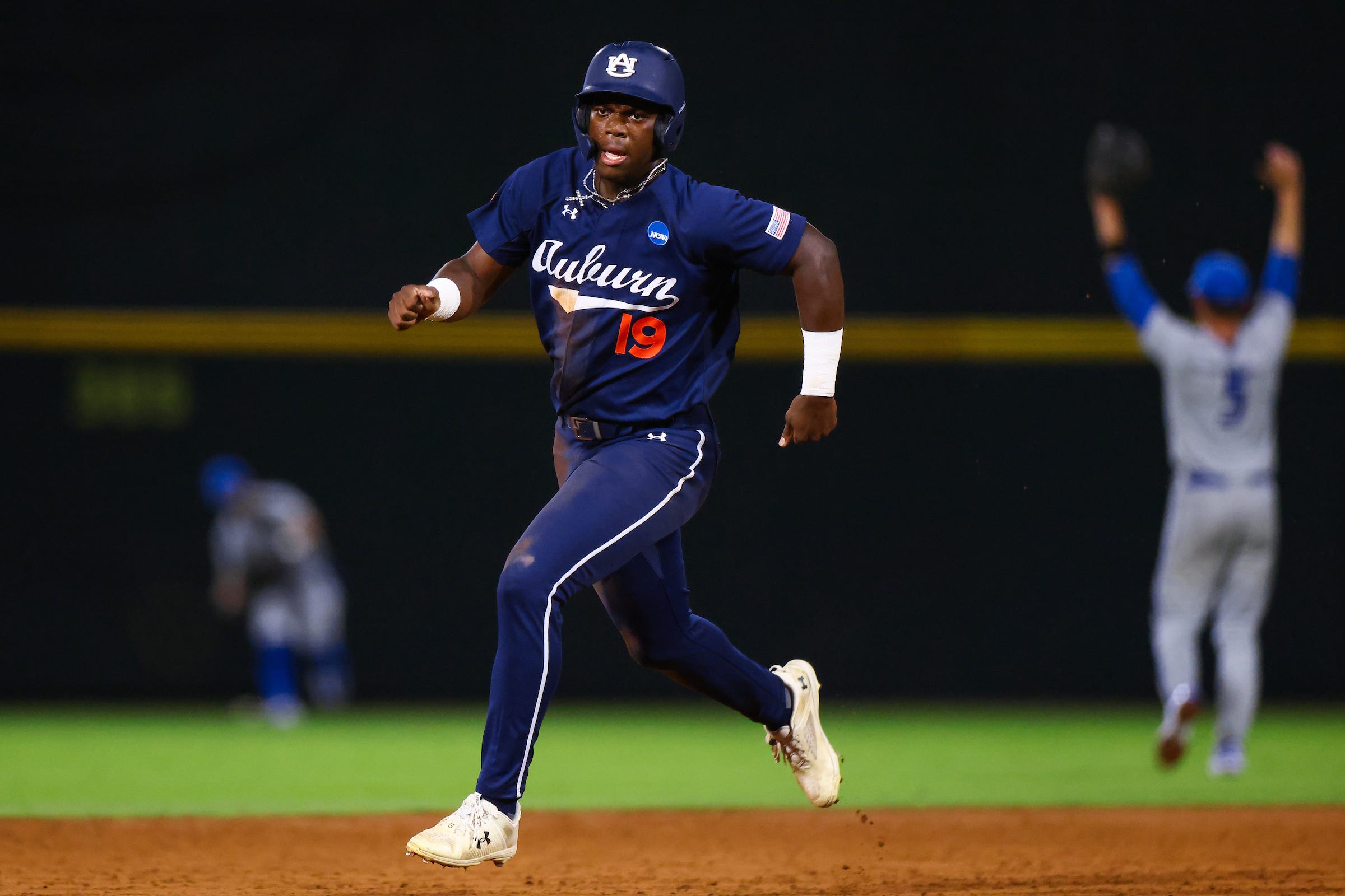 Auburn baseball vs. Coastal Carolina: Live coverage of Auburn Super ...