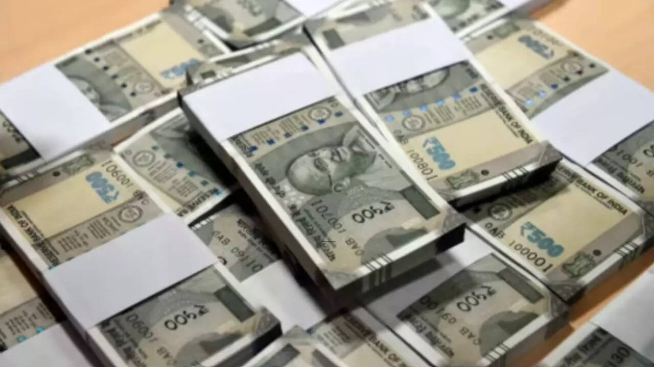 Rs 500 notes to be discontinued? PIB calls viral claim fake; YouTube ...