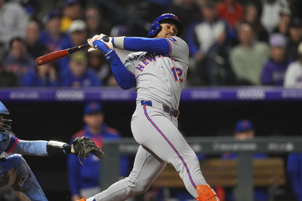 Injured Francisco Lindor pinch hits in 9th, delivers 2-run double as ...