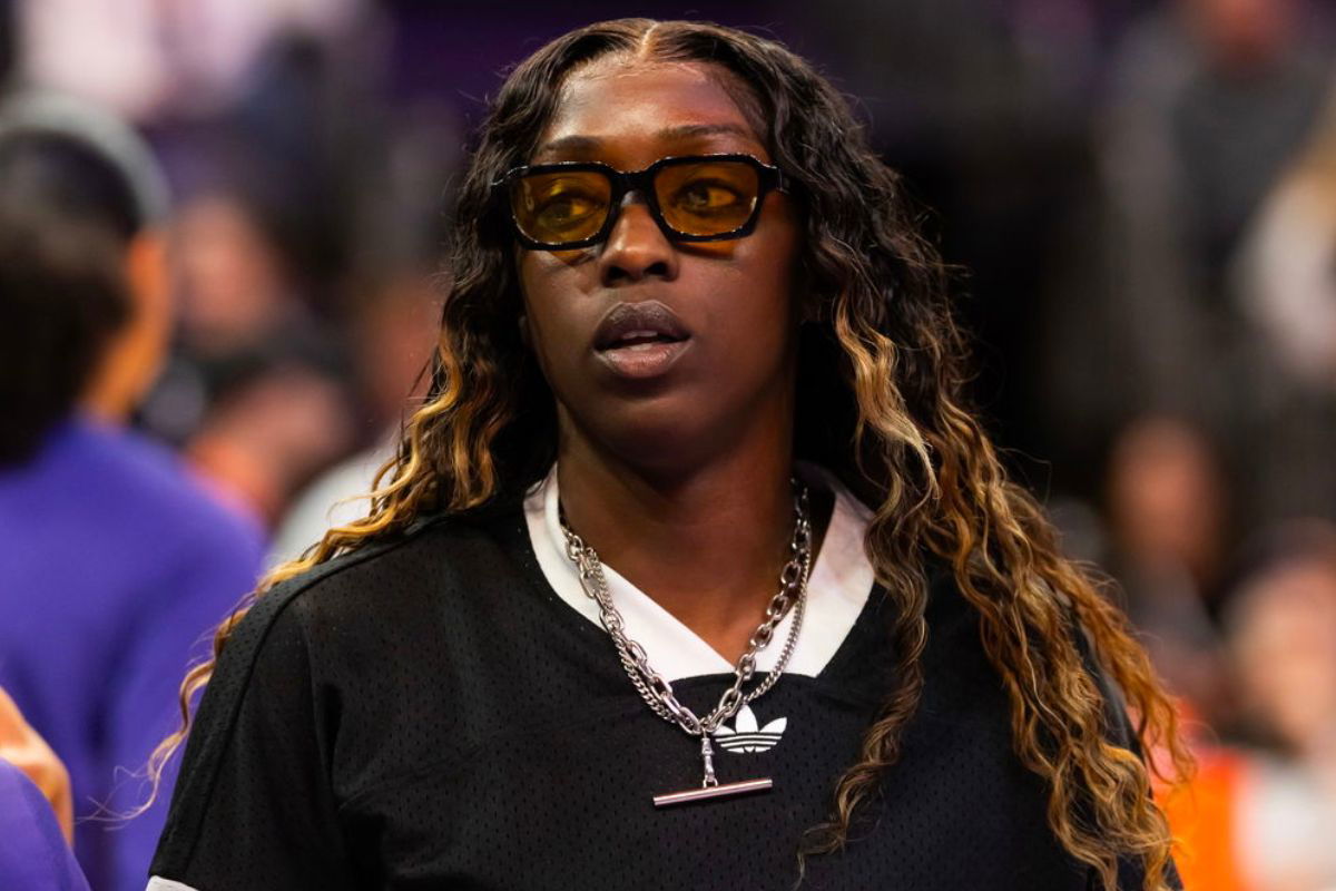 WNBA Star's Wig Crisis Forces Locker Room Exit During Mercury Game