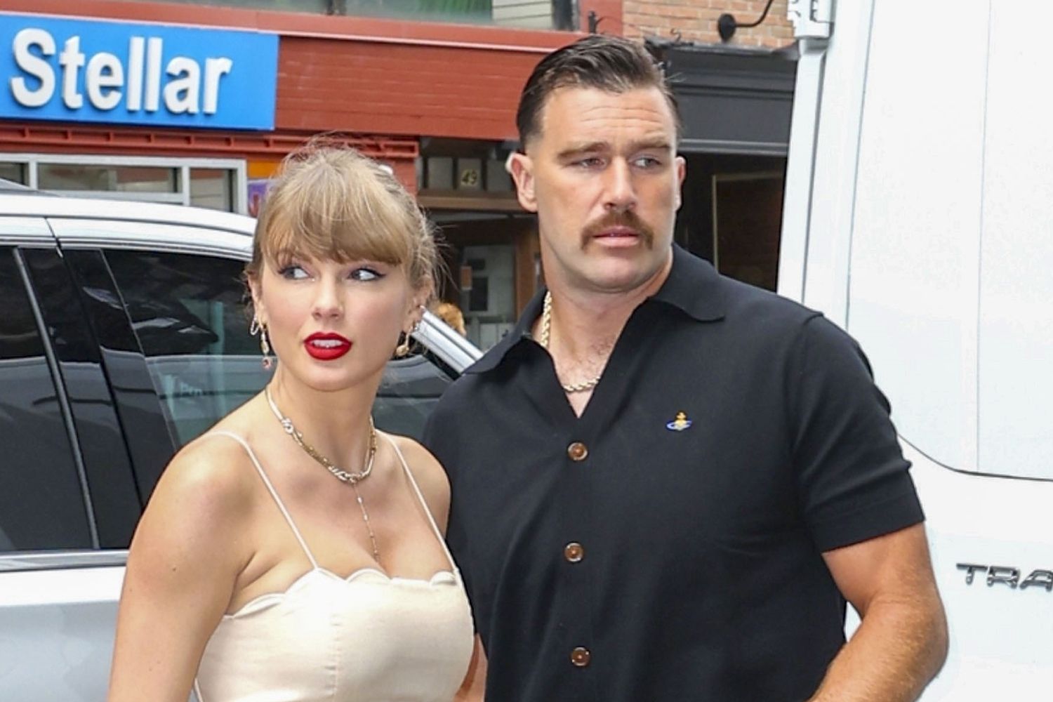 Taylor Swift and Travis Kelce Adorably Coordinate Dance Moves While ...