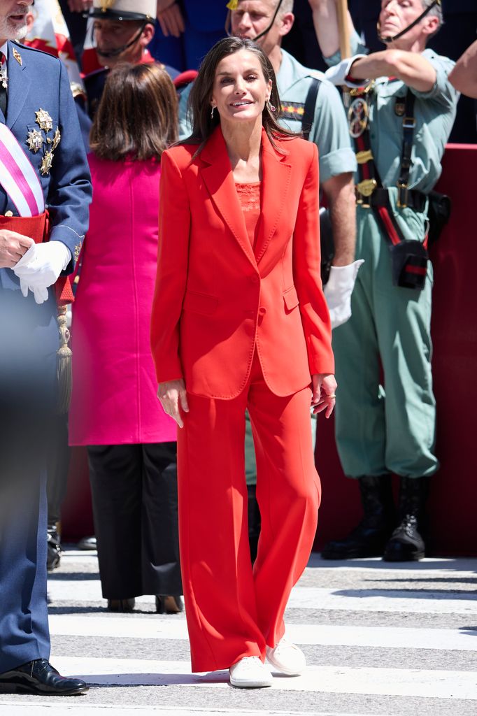Los 17 looks de la reina Letizia en el Día de las Fuerzas Armadas: de ...