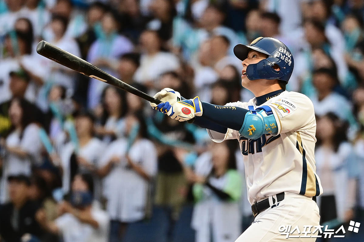 '트레이드 성사' SSG, NC에 신인 4R 지명권+현금 주고 외야수 김성욱 영입..."외야 선수층 강화" [공식발표]