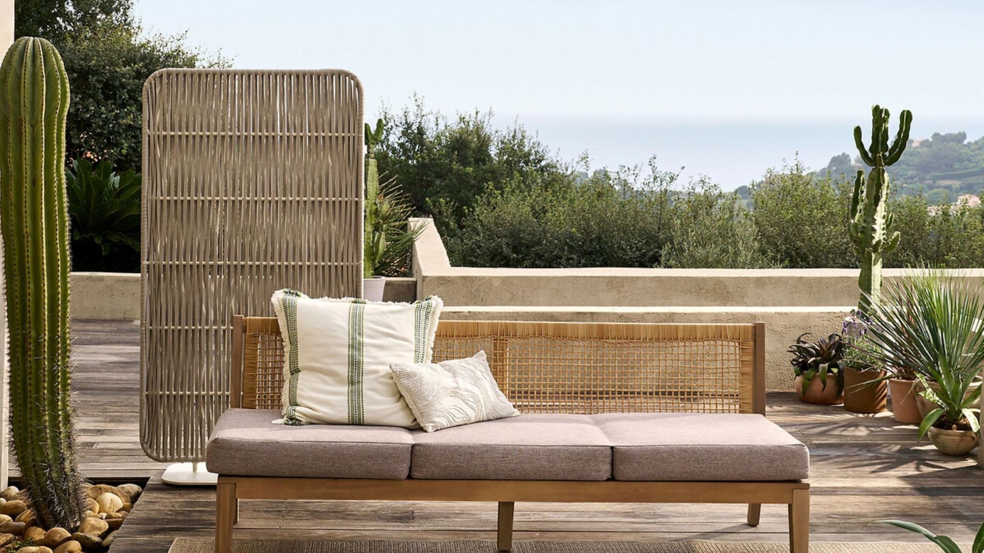 Seclusion, in Style — These Are the Best Privacy Screens If You Want a ...