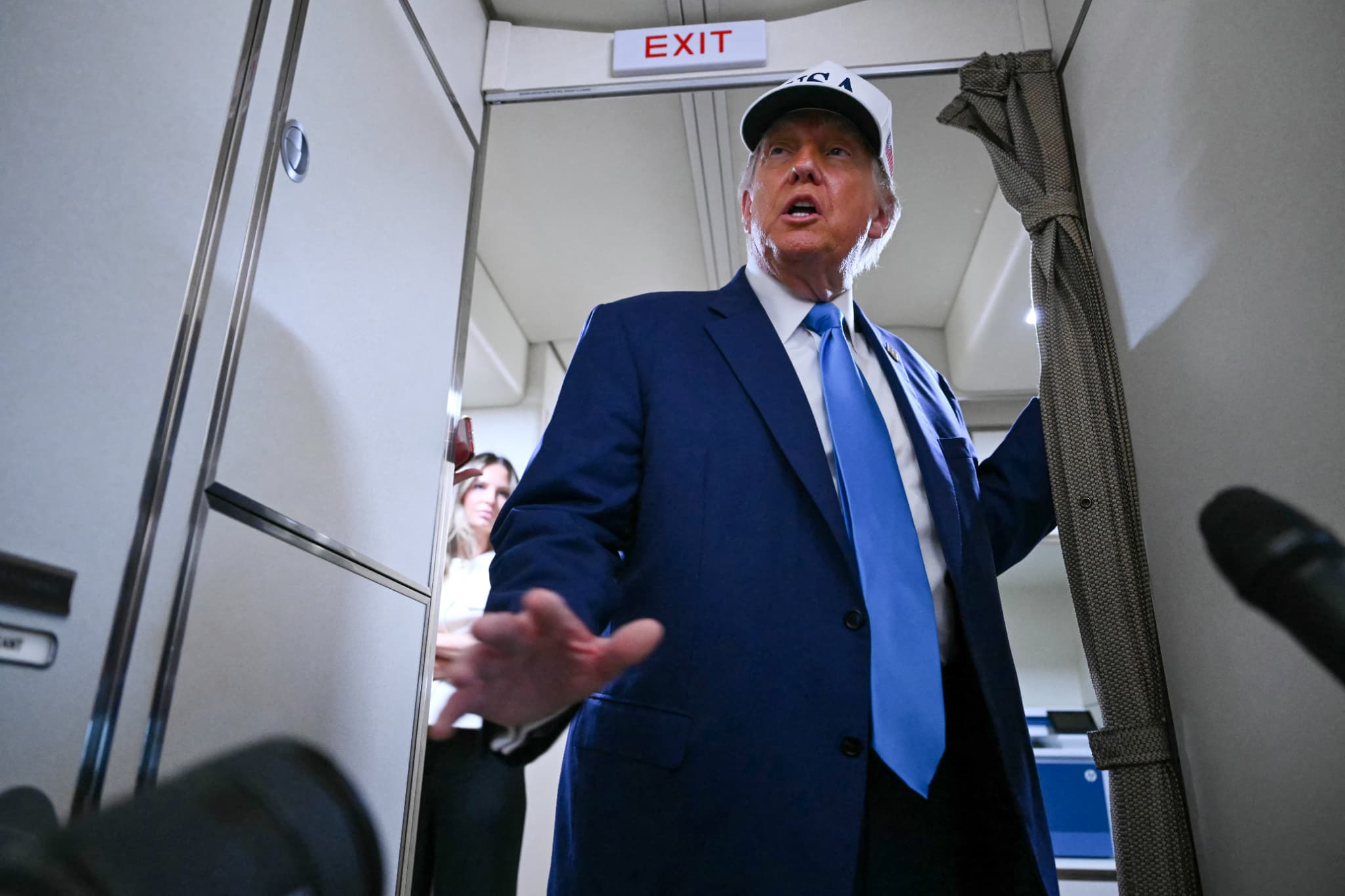 "Je n'en ai pas l'intention": Donald Trump assure qu'il ne compte pas ...