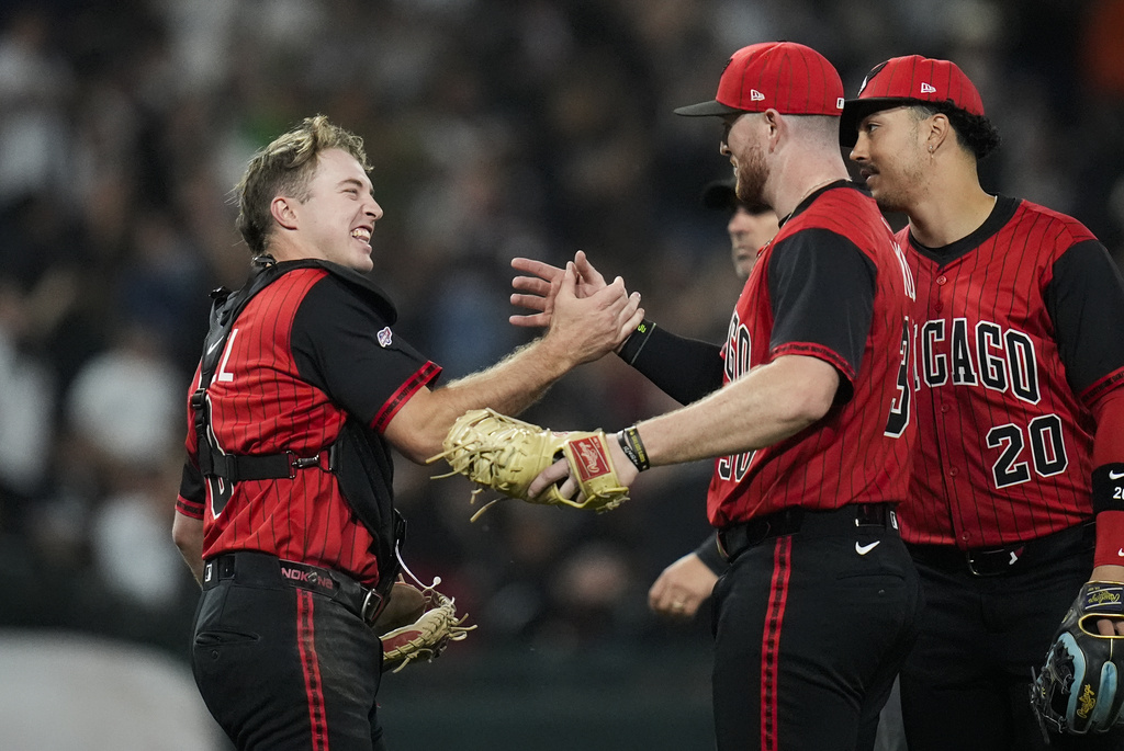 Kyle Teel gets a new shirt as he joins the Chicago White Sox for big ...