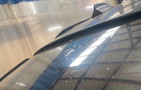 Ini dampak bercak jamur dibiarkan menempel lama di kaca mobil bekas
