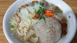 8 Warung Bakso Sapi Kaki Lima di Pontianak, Tapi Rasa Bakso Restoran ...