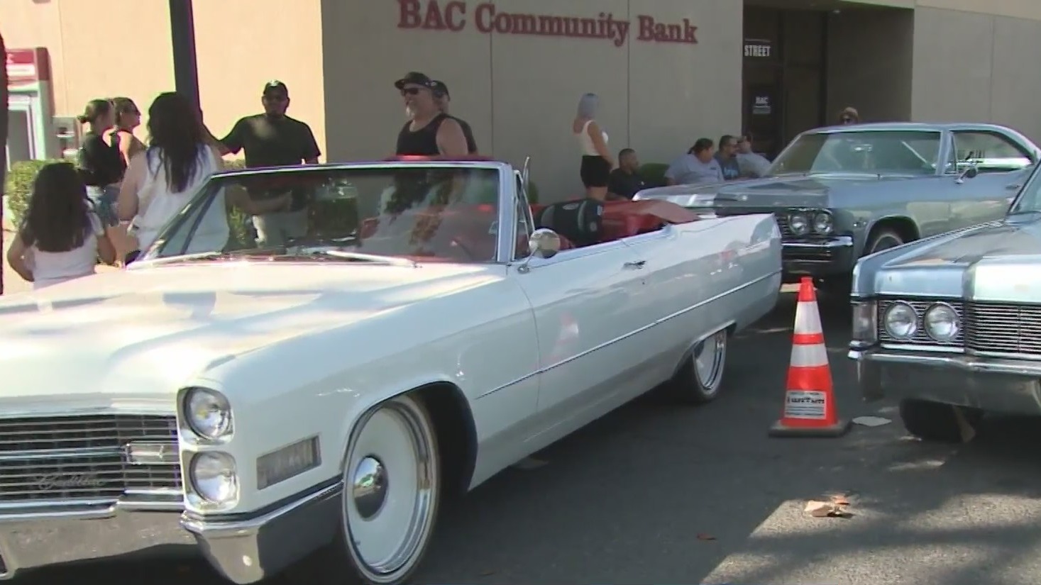 Thousands line up for Modesto's iconic American Graffiti Parade