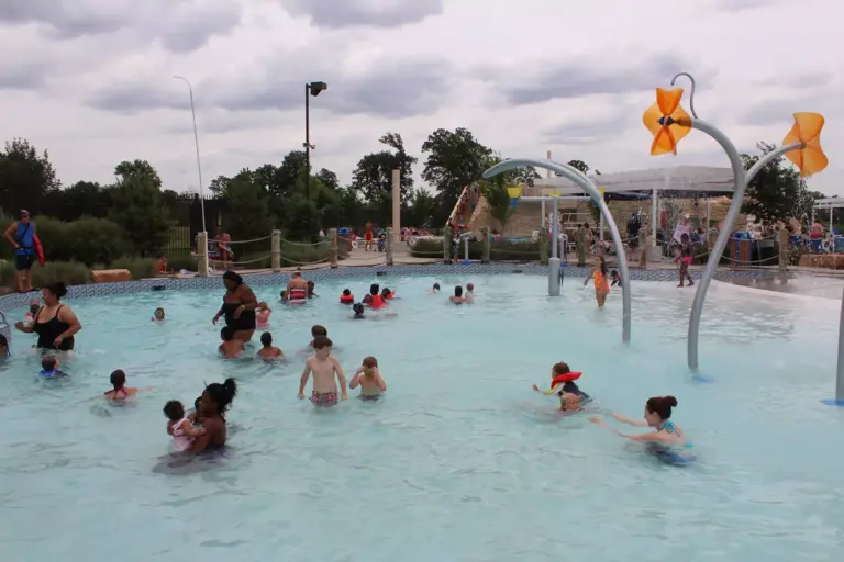 Como Regional Park Pool in St. Paul open through Labor Day