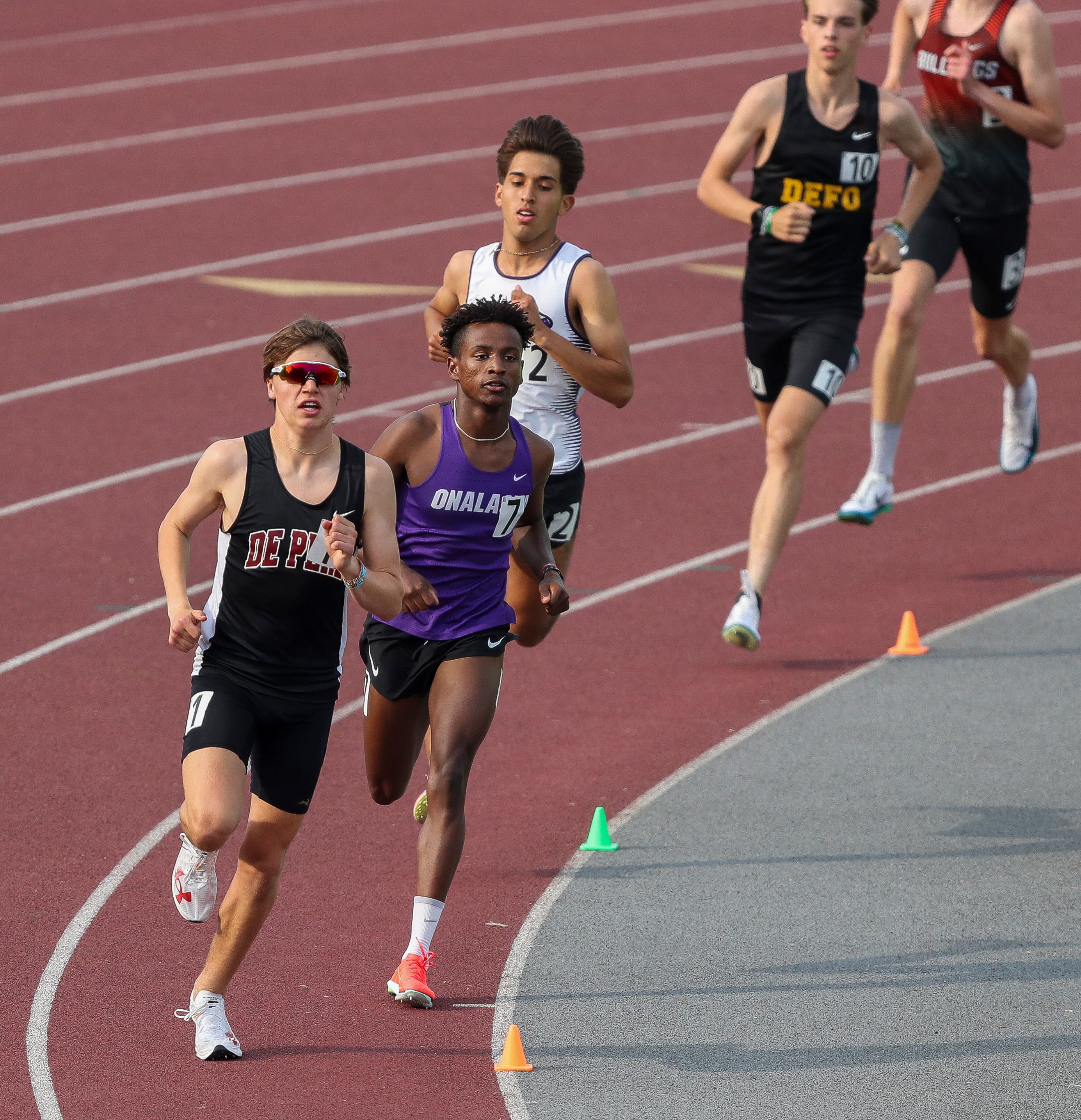 De Pere's Grady Lenn makes state track history; Ashwaubenon's Thea Kral ...