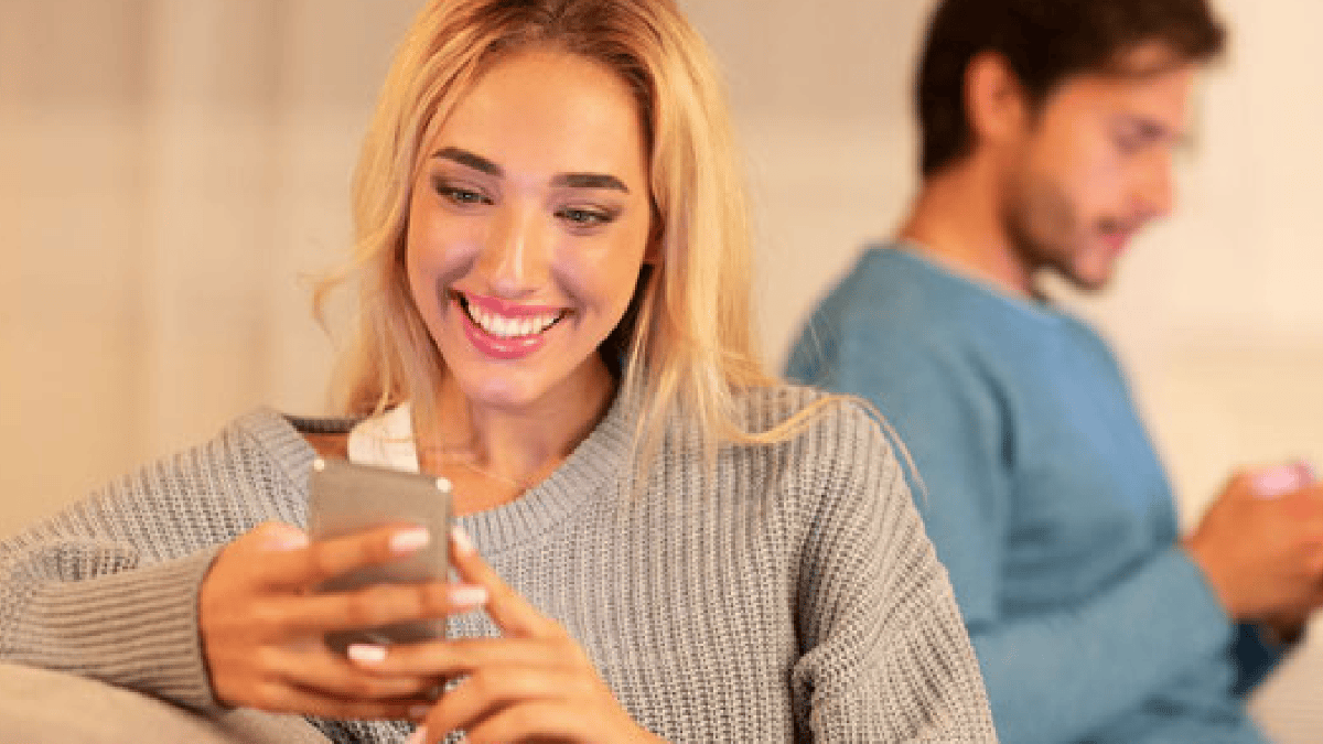 Are Women Really More Discreet in Infidelity?