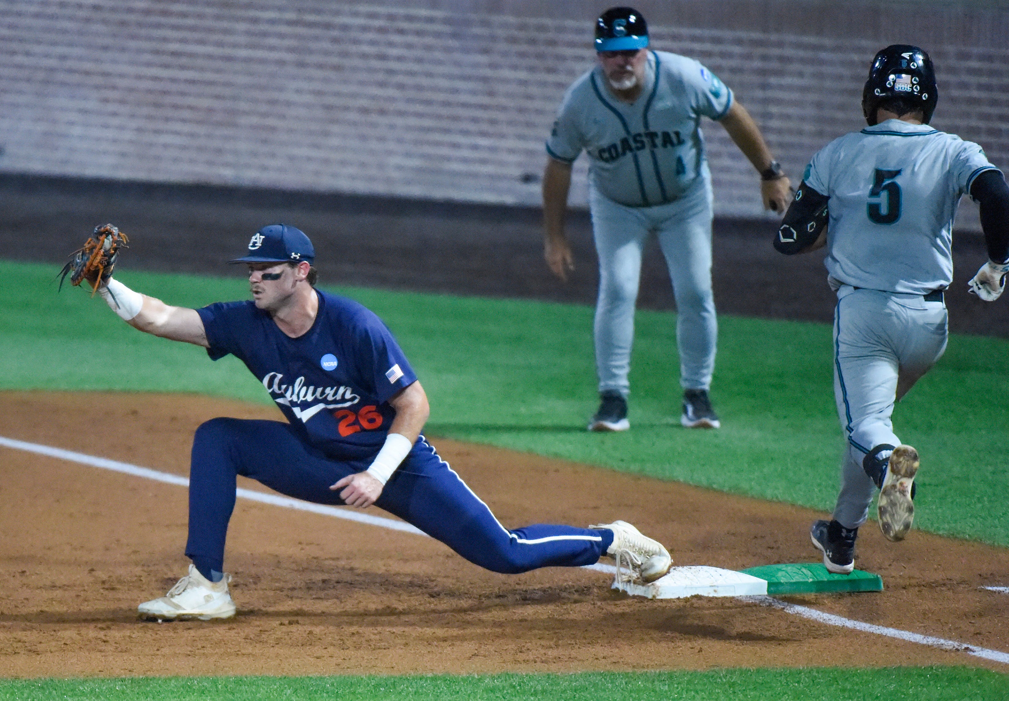 Auburn baseball loses super regional heartbreaker to Coastal Carolina ...