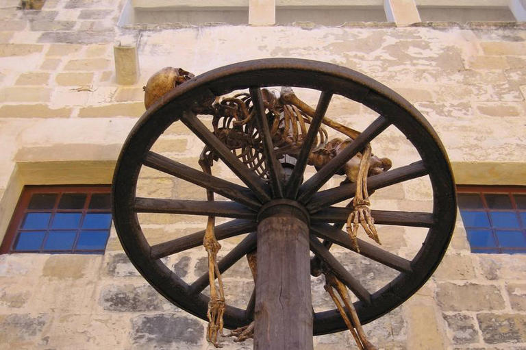 'Worst possible way to die' found as archaeologists unearth sinister ...