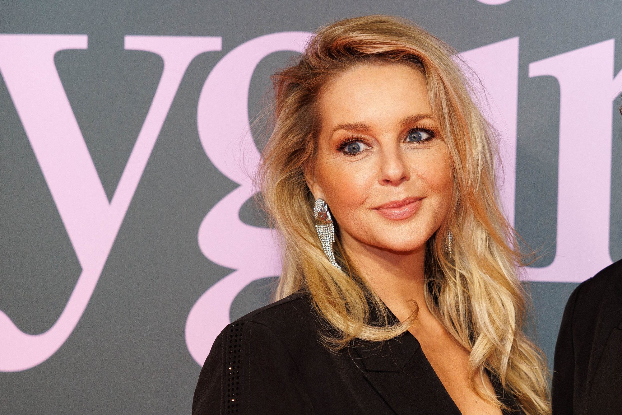 Chantal Janzen verbouwt studio RTL Tonight om statement te maken: 'Weet niet hoe lang jullie dit ...