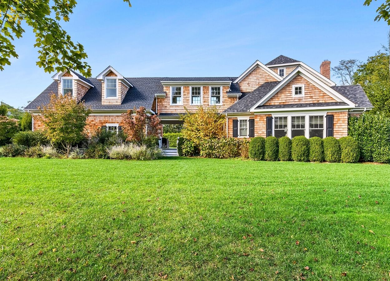 $6.5M home in Water Mill, NY comes with a 1971 Land Rover