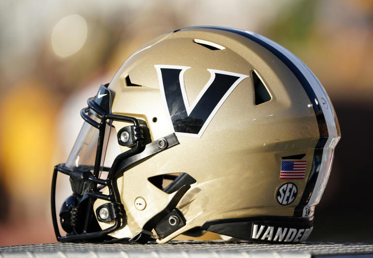 Ranking the best, worst helmets in the SEC