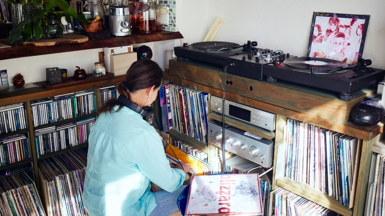 Sorting Your Vinyl Records: Alphabetize Or Not?