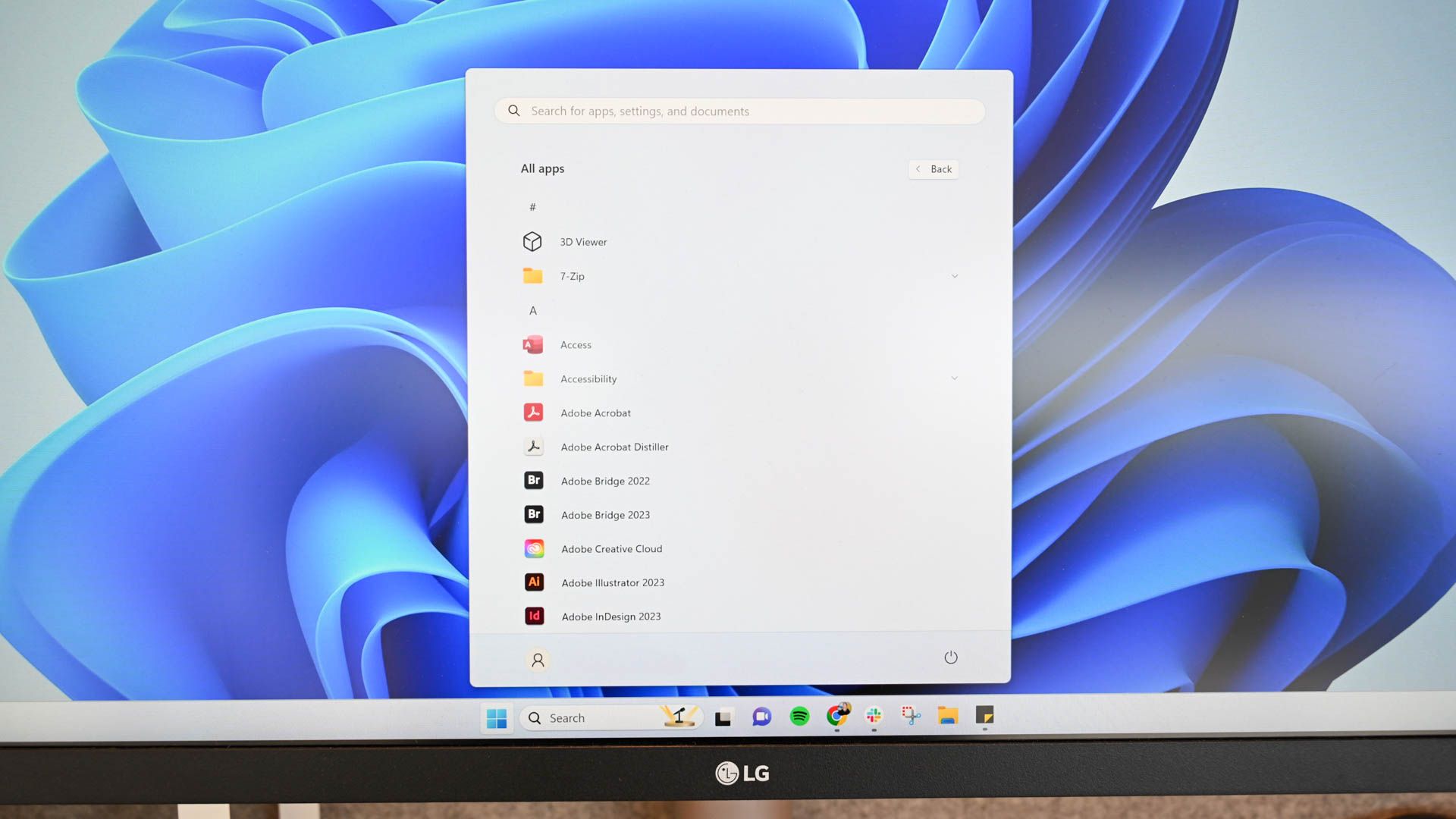 How to Schedule Your Windows 11 PC to Auto-Restart Once a Week