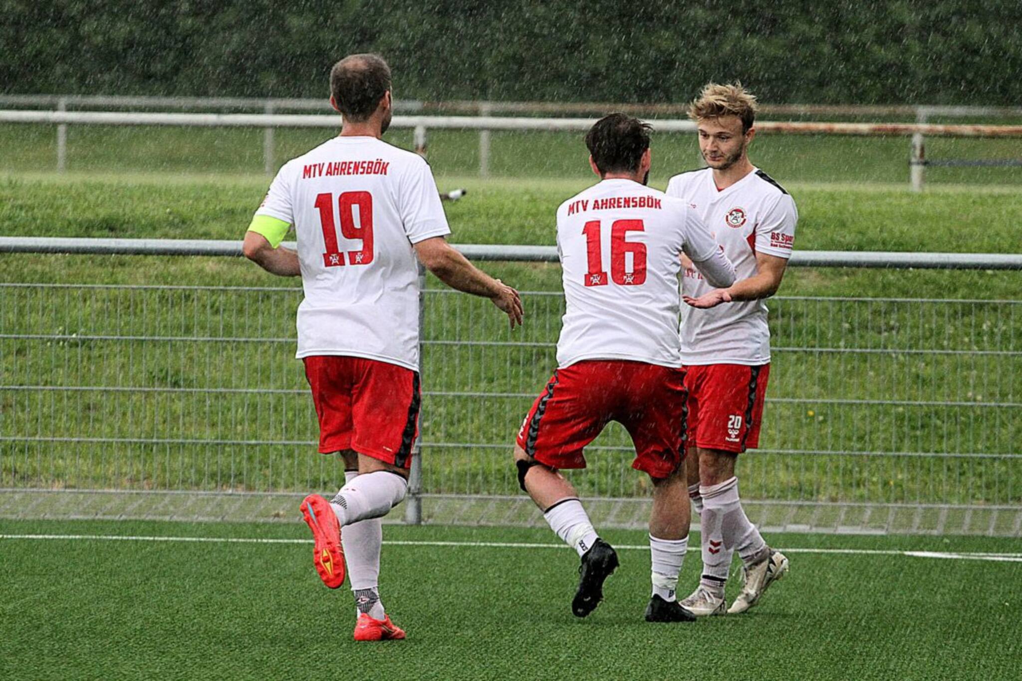 Verbandsliga: MTV Ahrensbök gewinnt Aufstiegsspiel gegen Eutin 08 II