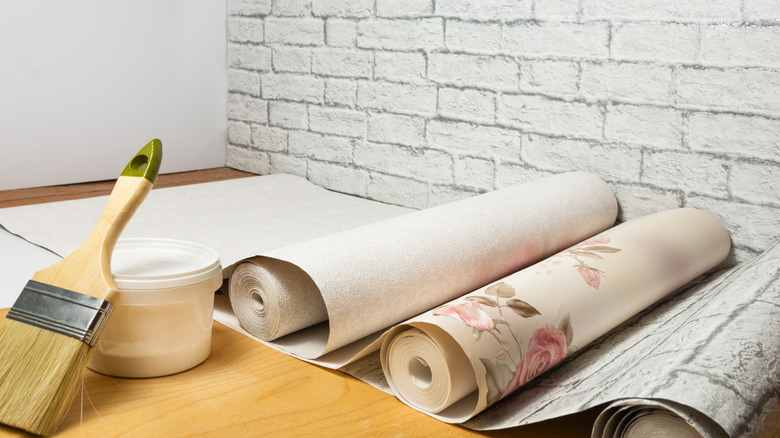 19 Best Tips For Wallpapering Your Kitchen Like A Pro