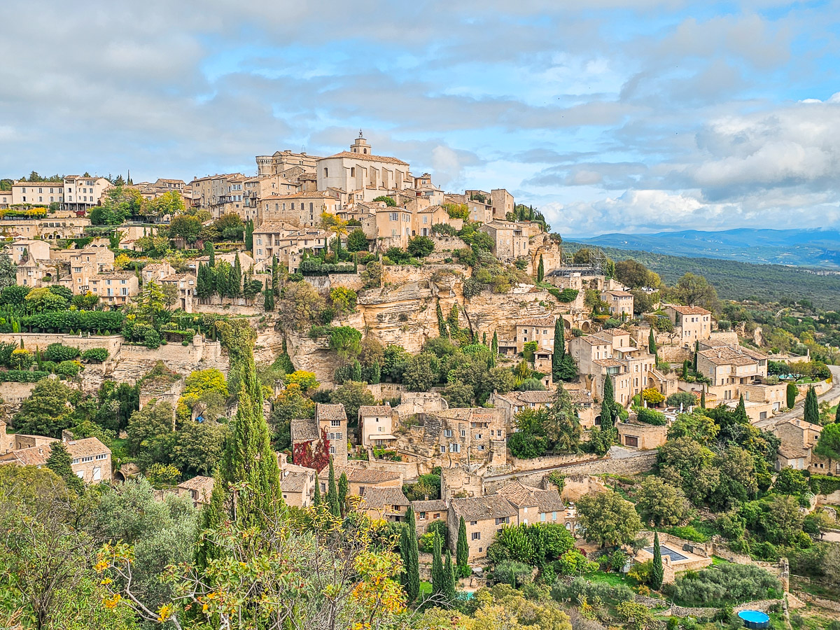 Your Guide to Visiting Gordes: Provence's Picturesque Hilltop Village