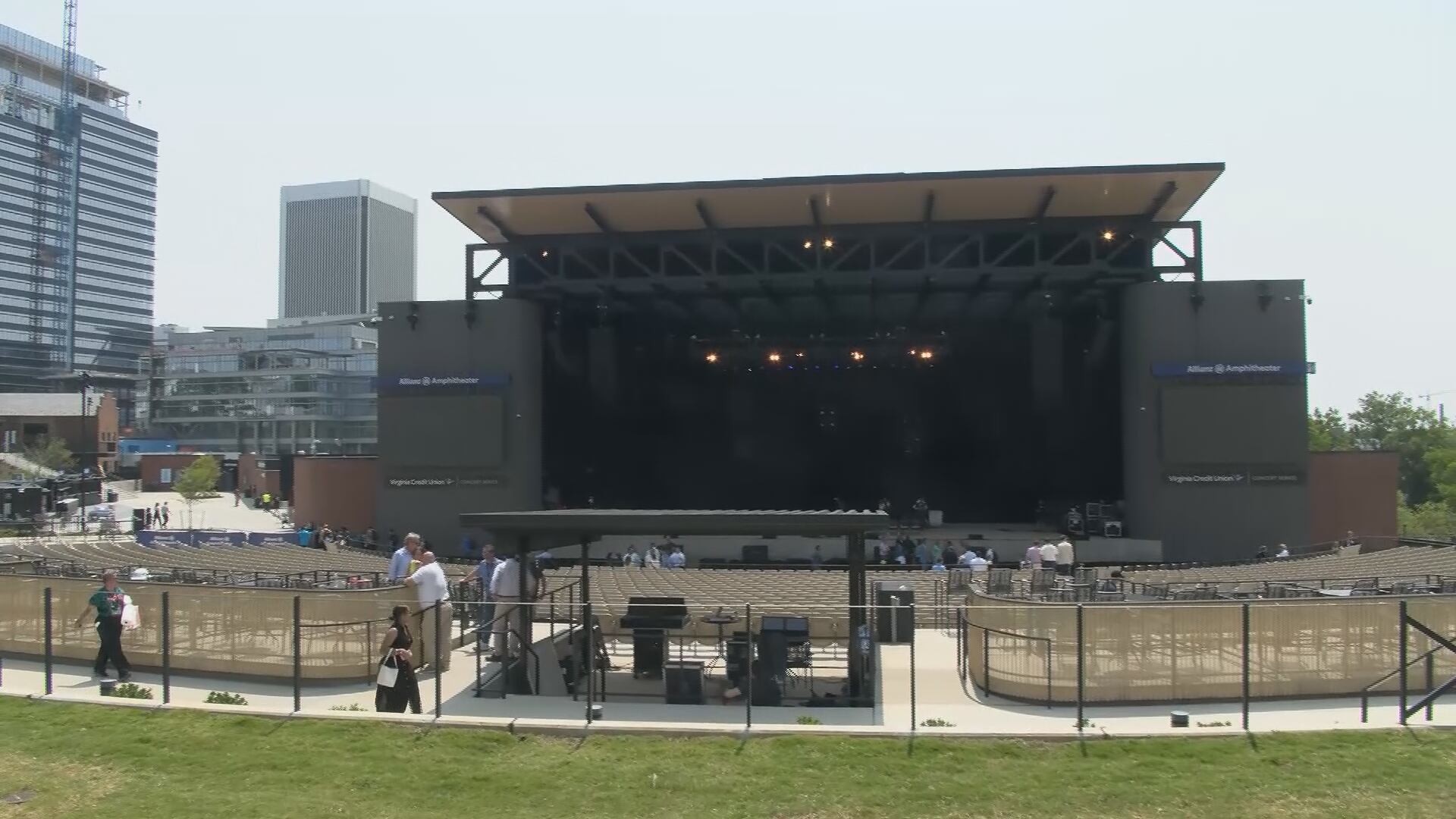 Nearby residents have parking concerns with new Allianz Amphitheater