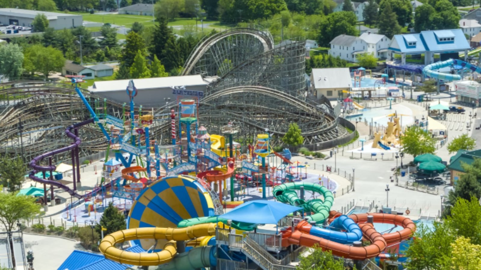 Montañas rusas, chocolate y adrenalina: así es el parque de diversiones ...