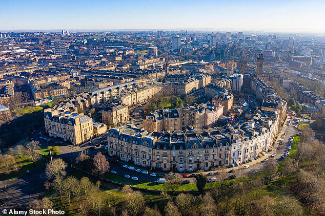 Baroness Bra and her billionaire husband net a £2million profit as they ...