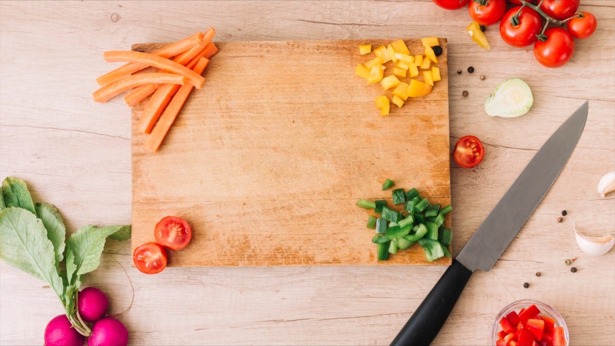 This little mixture with vinegar saves any cutting board