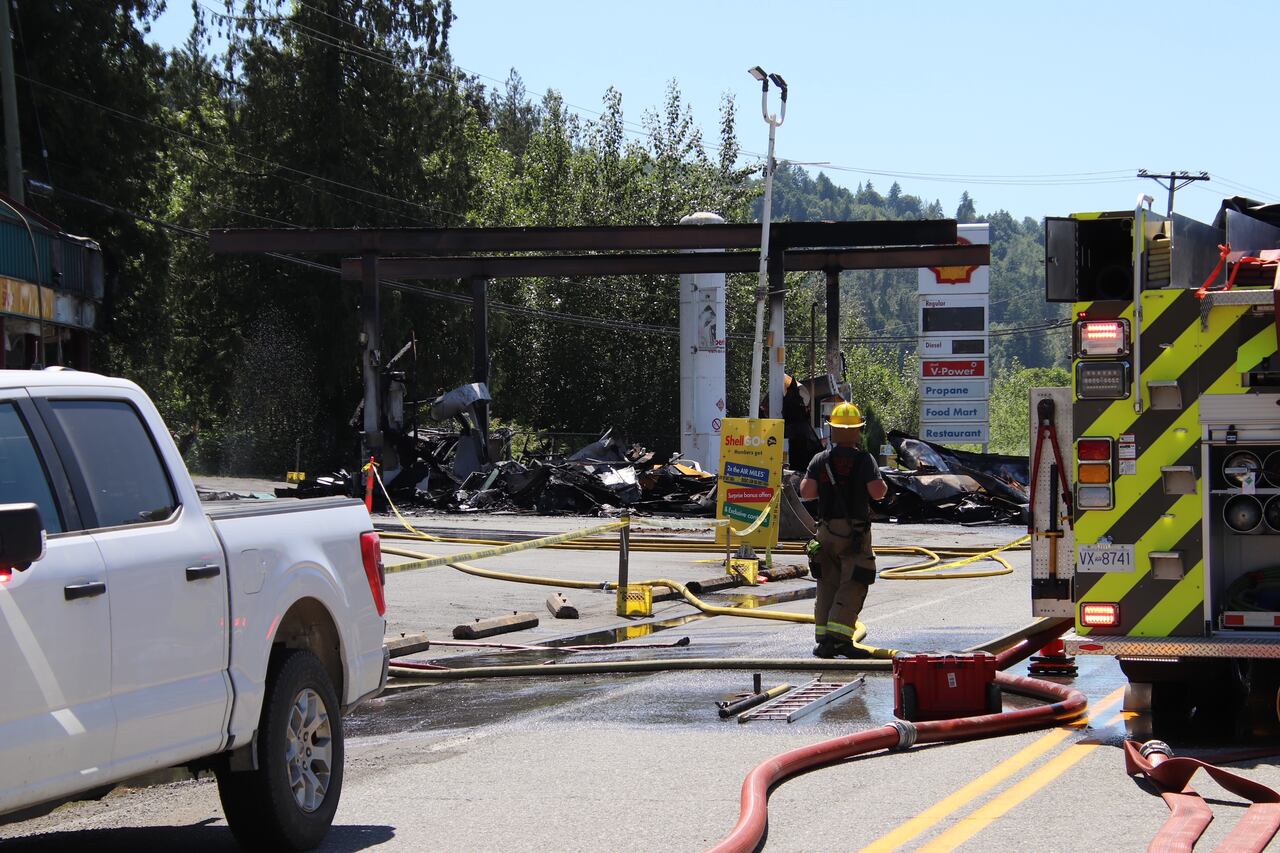 Motorhome fire spreads to gas station near Chilliwack, B.C., sends 3 to ...