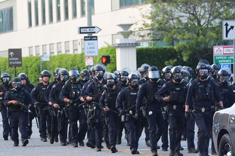 Newsom calls out Hegseth's 'deranged' threat to deploy active-duty ...