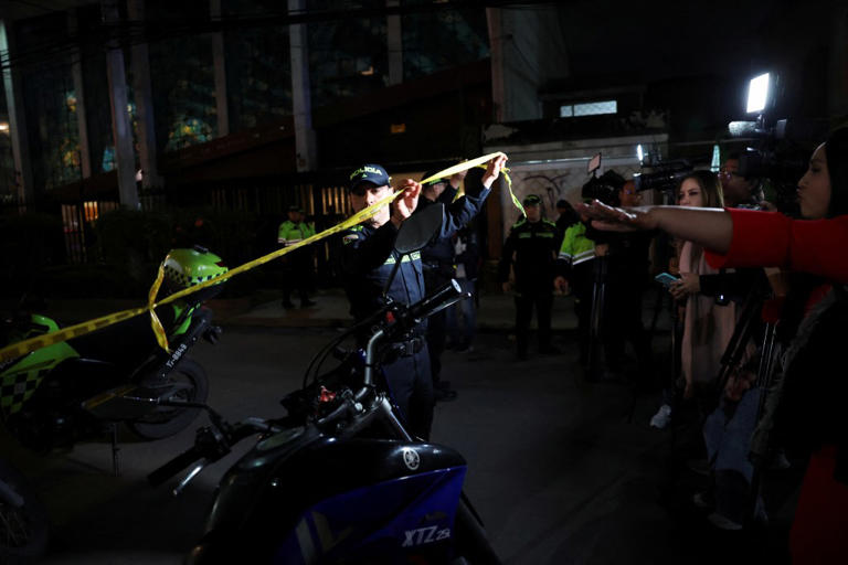 Right-wing Colombian presidential candidate, senator shot during ...