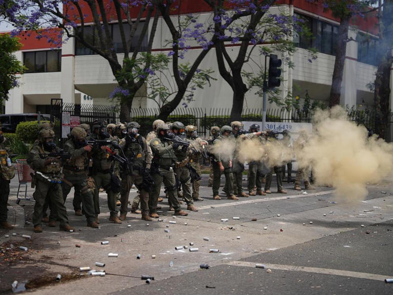 National Guard troops arrive in Los Angeles as immigration protests ...