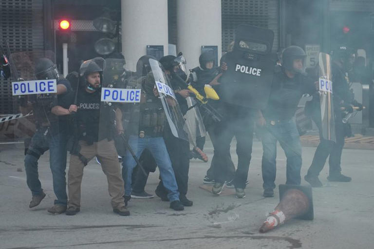 Newsom calls out Hegseth's 'deranged' threat to deploy active-duty ...