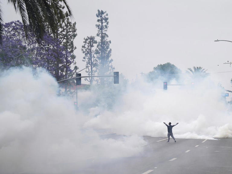 National Guard troops arrive in Los Angeles as immigration protests ...