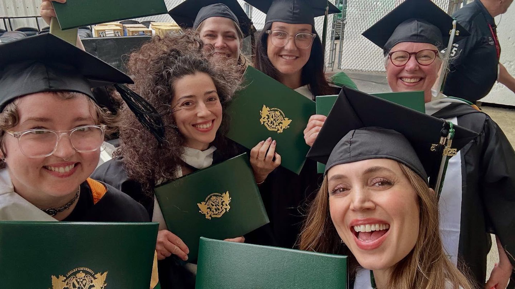 Retired Actress Eliza Dushku Graduates With Master's Degree in Counseling