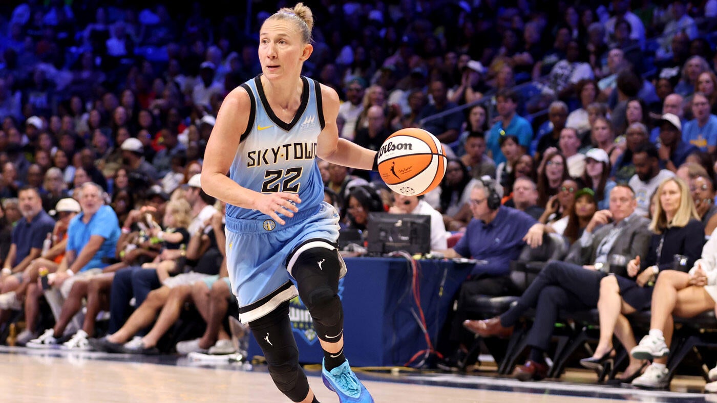 Courtney Vandersloot injury: Chicago Sky legend leaves game vs. Indiana ...