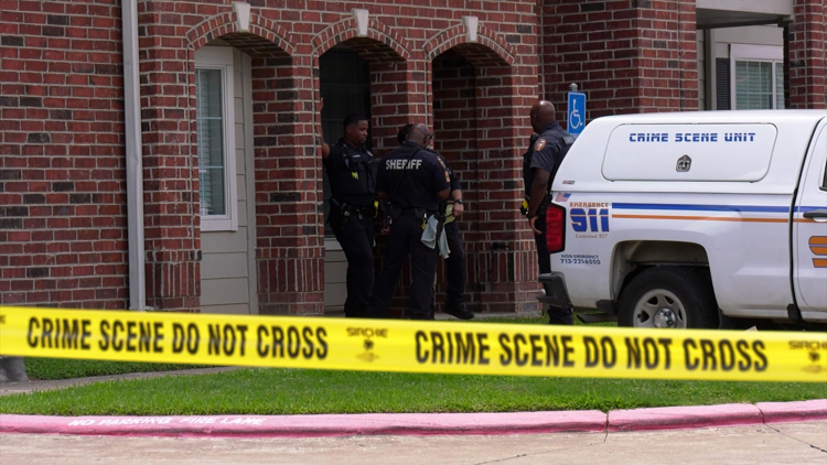 Father shoots wife, 7-year-old son, before shooting himself, sheriff says