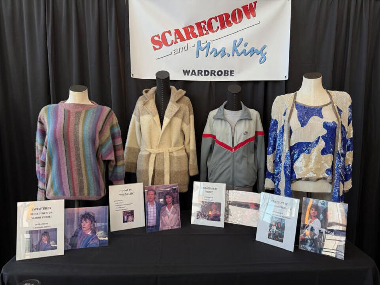 ‘Scarecrow and Mrs. King’ & Rare Celeb Appearances Draw Crowds at the ...