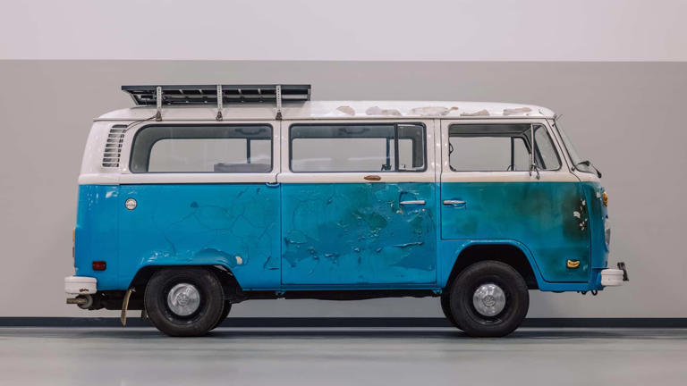 A Kombi que não pega fogo: VW restaura van salva de tragédia na Califórnia