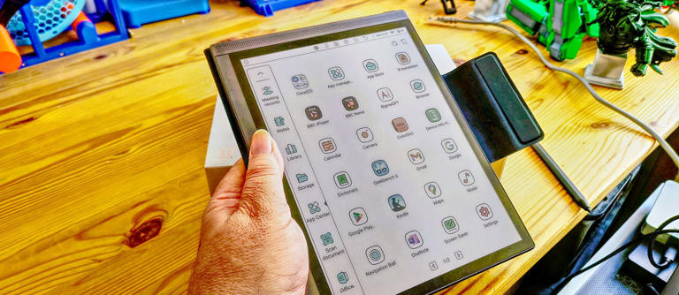 I reviewed this color e-ink tablet and while it might be the best ...