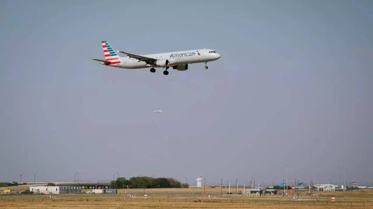 8 hours on wrong plane: American Airlines flight too big for ...