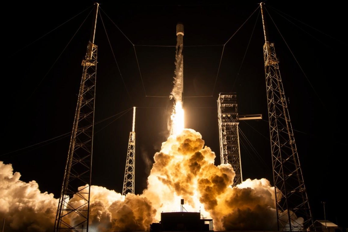 SpaceX launches satellite for SiriusXM from Florida