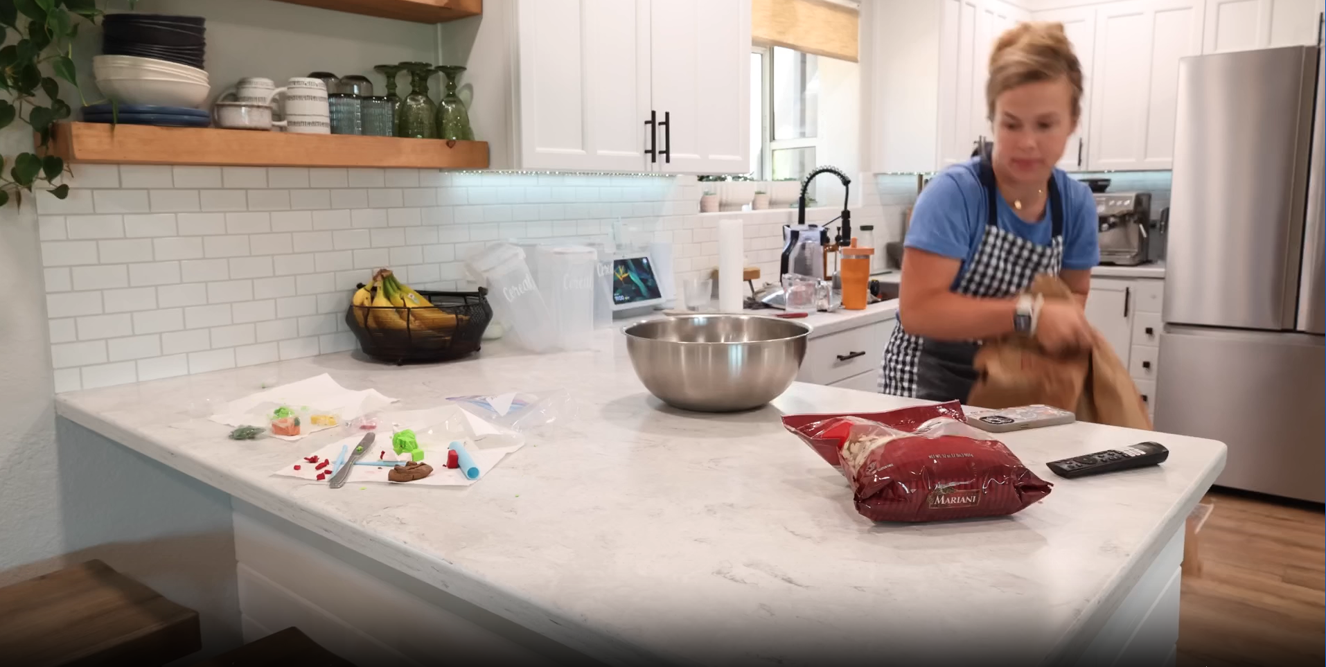 I transformed my messy kitchen! 🍽️
