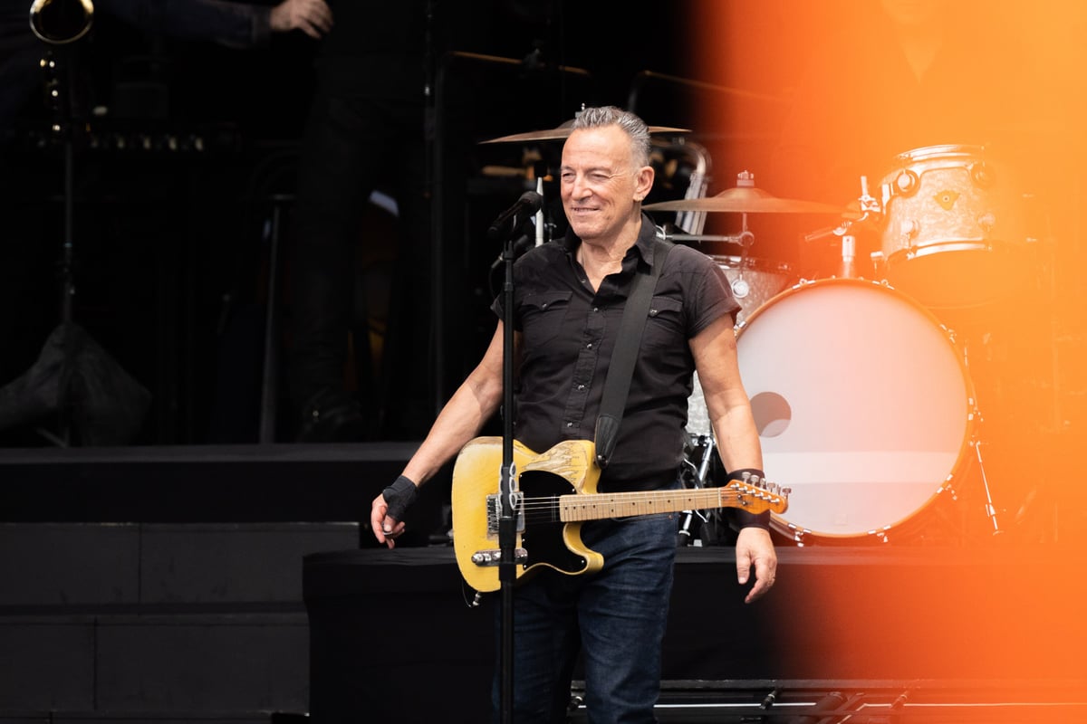 Bruce Springsteen joined by Paul McCartney at Liverpool concert