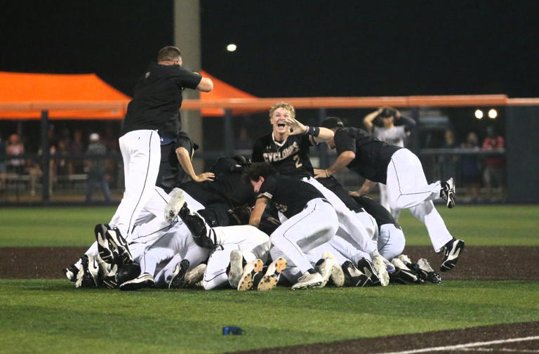 2025 IHSA baseball state championship recap: Marquette, Sacred-Heart ...