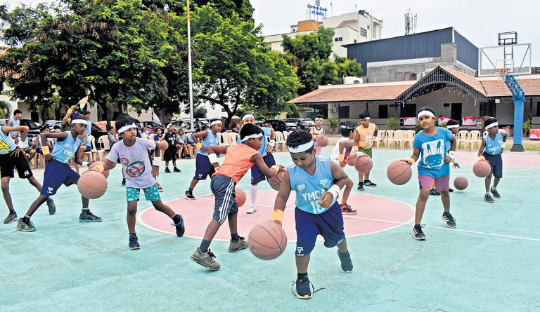 A dribble to escape from drubbing